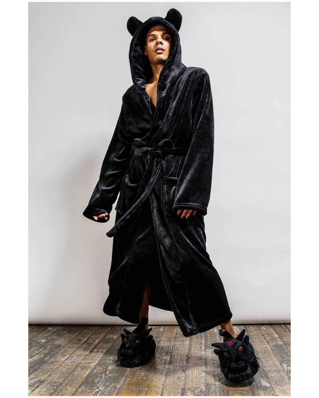 KILLSTAR Wolfpack Bathrobe as Gothic Homewear | - Karneval Universe